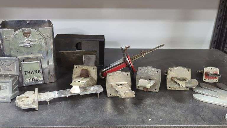 Lot Of Vintage Coin Op Mechanisms , Gumball Machine Base - Dixon's ...