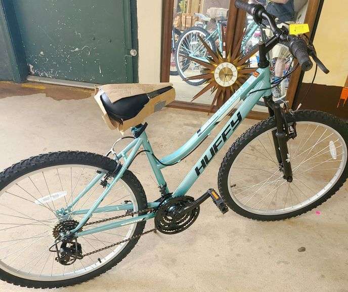 New Huffy Women's Mountain Bike - Dixon's Auction at Crumpton