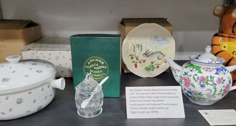 Lot Collector Glassware And Cookie Jar Dixons Auction At Crumpton