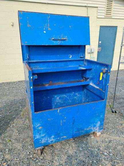 Jobsite Gang Box (Well Used Condition) - Dixon's Auction at Crumpton
