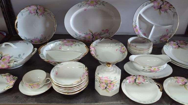 Lot Japanese Noritake Azalea Pattern China Dishes - Dixon's Auction at ...
