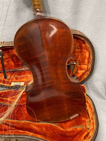 Vintage Violin Marked Albert W/ Case - Dixon's Auction at Crumpton