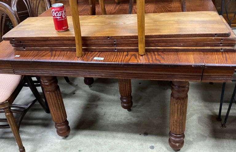 Antique Oak Table With Leaves - Dixon's Auction at Crumpton