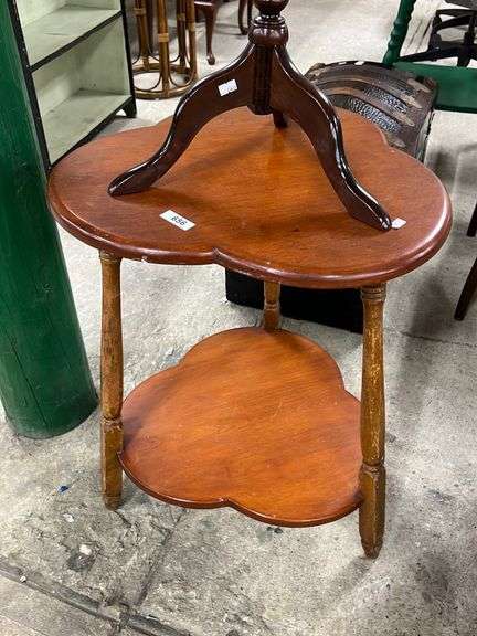 Vintage Trefoil Two Tier Stand - Dixon's Auction at Crumpton