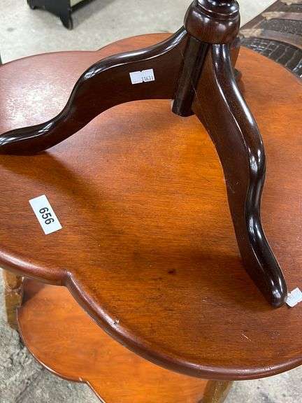Vintage Trefoil Two Tier Stand - Dixon's Auction at Crumpton
