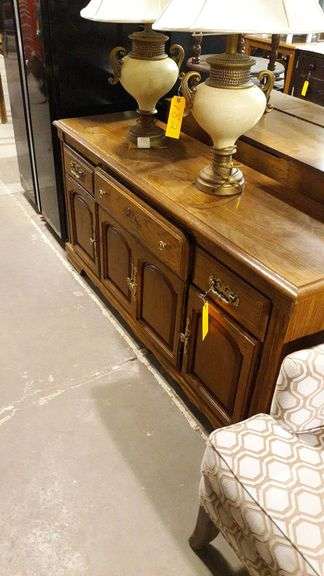 Broyhill Buffet - Diamond G Auctioneers