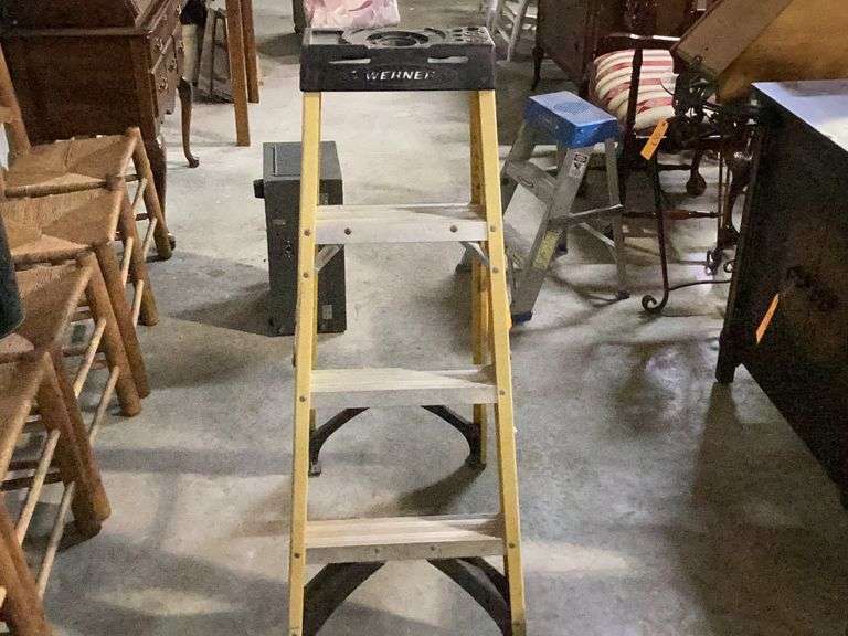 Four foot yellow stanley step ladder - Diamond G Auctioneers