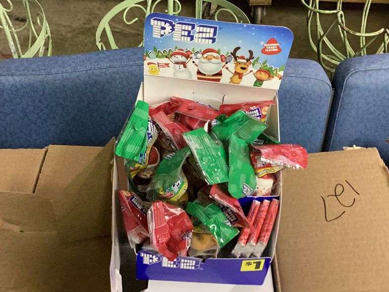 Case of peez candy 8 Displays in a case - Diamond G Auctioneers