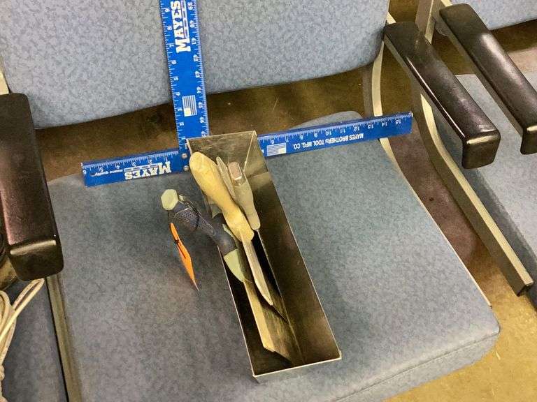 Drywall Square & spreaders - Diamond G Auctioneers