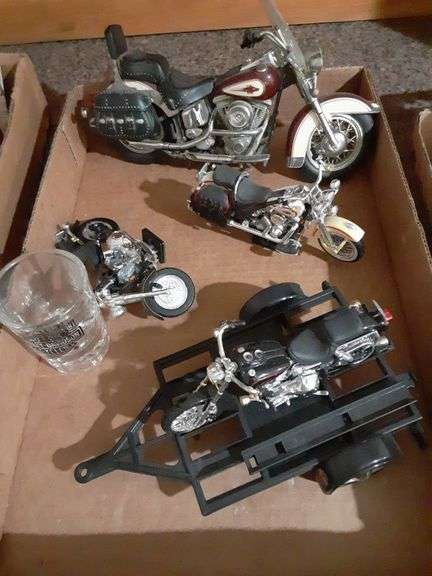 Collection of Harley Davidson Motorcycle Collectables - Delaware ...