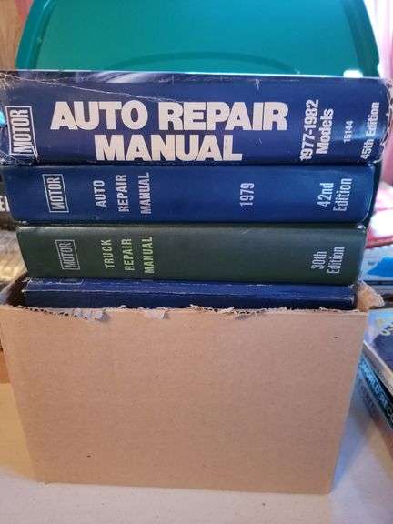 Assorted Vintage Motor & Chilton Automotive Repair Manuals - Delaware ...