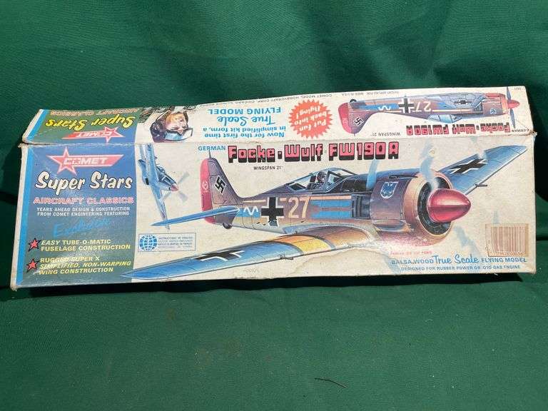 (2) Airplane Model Kits - Delaware Auction Center