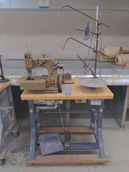 NC Carpet Serger Industrial Sewing Machine w/stand - Delaware Auction ...