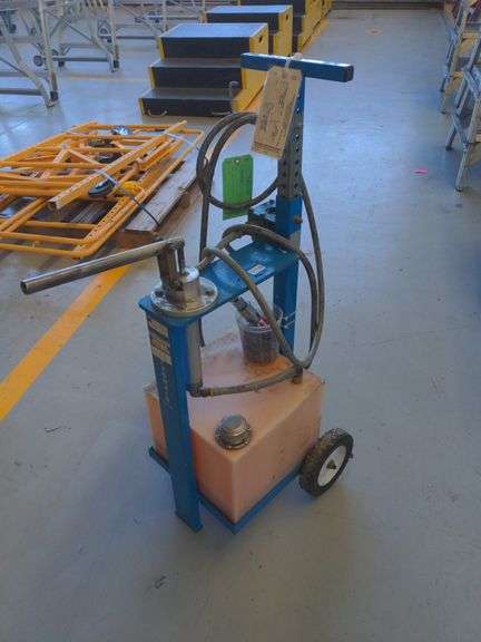 Tronair Hydraulic Service Cart - Delaware Auction Center