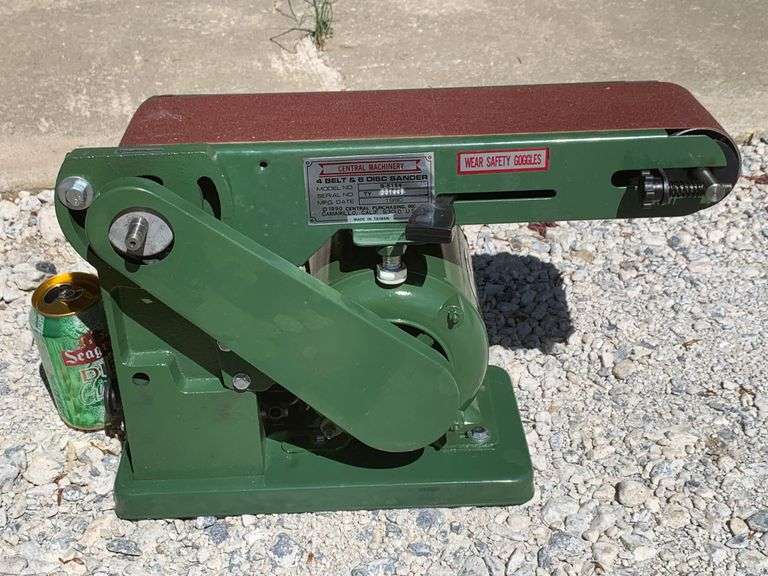 Central Machinery 4" Belt / 6" Disc Sander - Delaware Auction Center