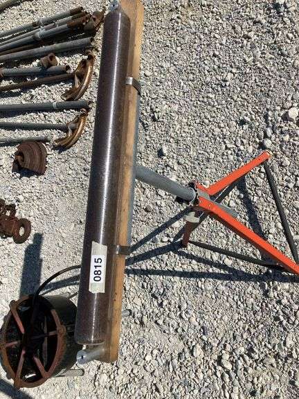 Adjustable Material Stand w/ Roller - Delaware Auction Center