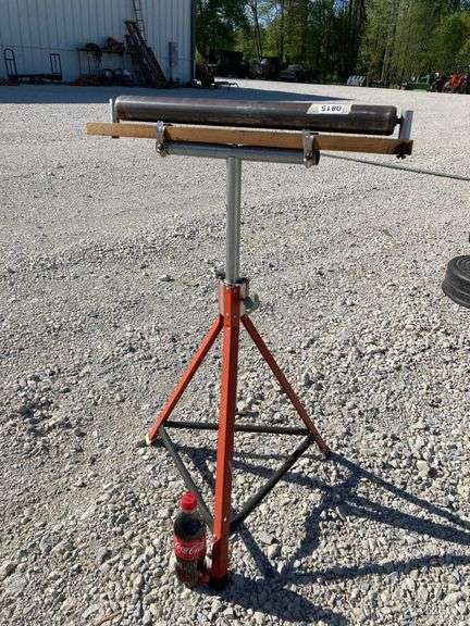 Adjustable Material Stand w/ Roller - Delaware Auction Center