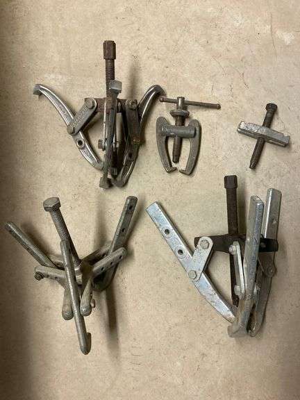 (5) Gear Pullers - Delaware Auction Center