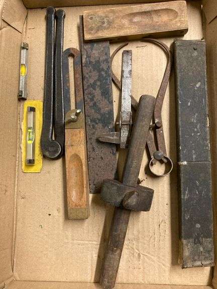 Assortment of Vintage Measuring Tools - Delaware Auction Center