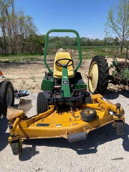 John Deere F925 Diesel Mower - Delaware Auction Center