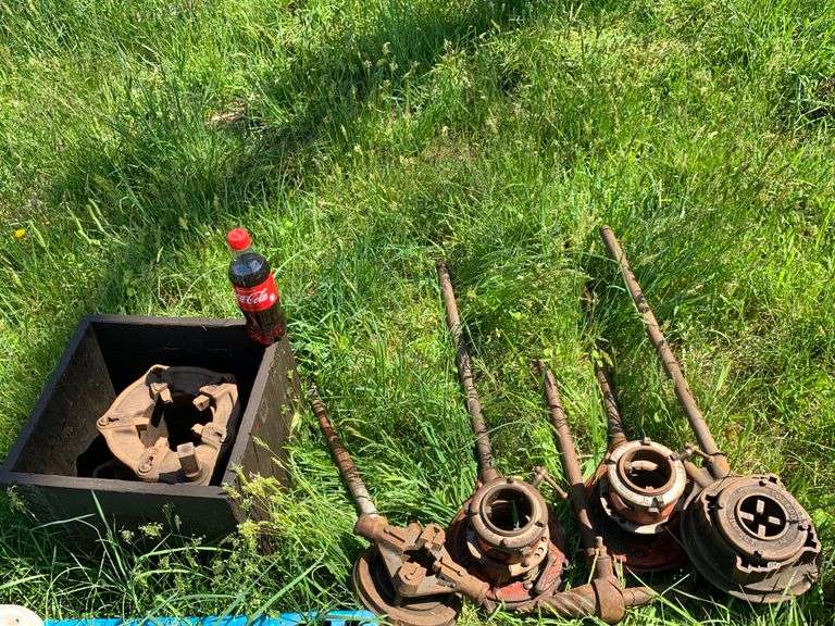 (4) Hand Pipe Threaders & Ridgid 4P Threader - Delaware Auction Center