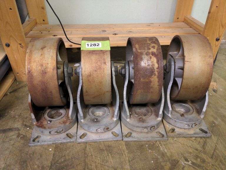Extra Large Castors - Delaware Auction Center