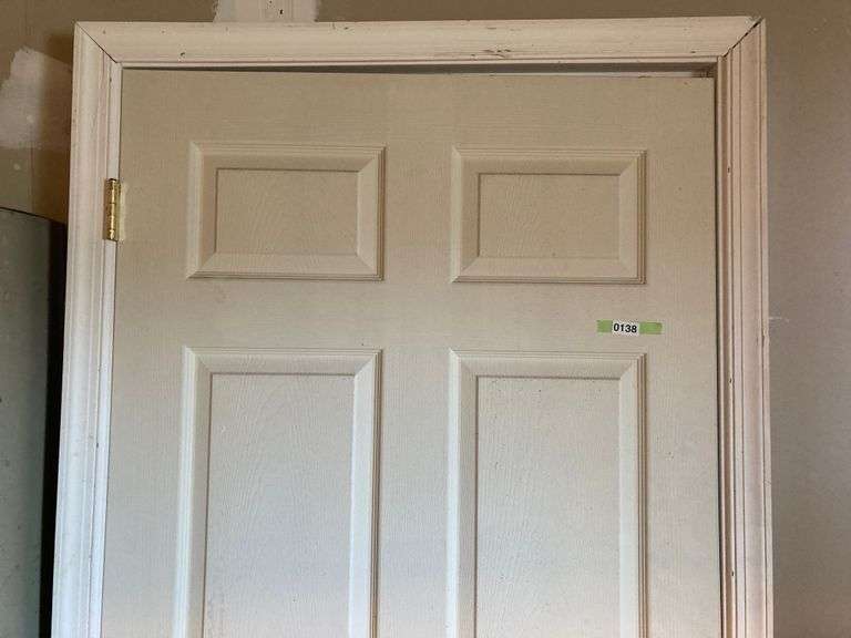 Interior Door w/ Trim - Delaware Auction Center