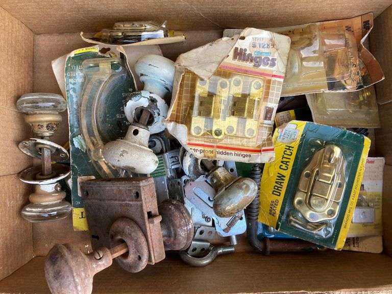 Antique Interior Knobs, Drawer Knobs & Draw Catches - Delaware Auction Center