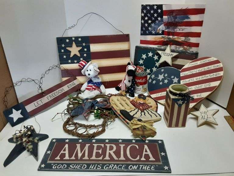 USA Flag Items: - Delaware Auction Center