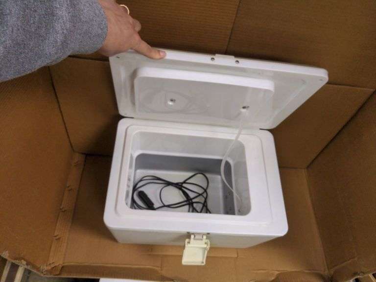 Medelco Super Deluxe Model CH-12 - Delaware Auction Center