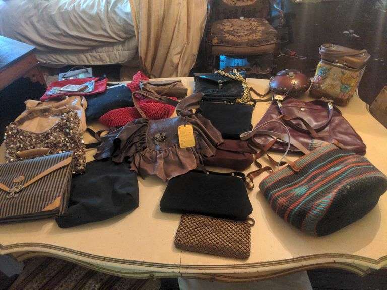 Assorted Handbags & Purses - Delaware Auction Center