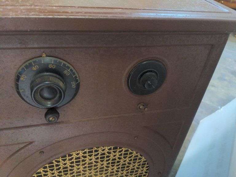 Atwater Kent Model 52 Radio (Untested) - Delaware Auction Center