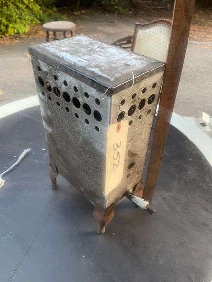 gas heater • Vintage • Metal • 1st Floor - Duck Soup Auctions