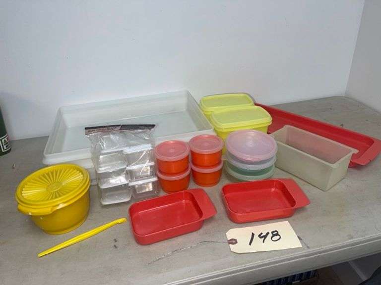 Tupperware and other containers • Laundry - Duck Soup Auctions