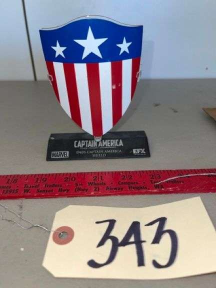 1940s captain America shield collectible • Garage - Duck Soup Auctions