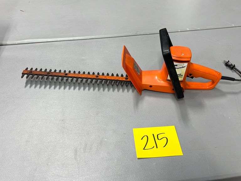 BUSHWACKER HEDGE TRIMMER - Earl's Auction Company