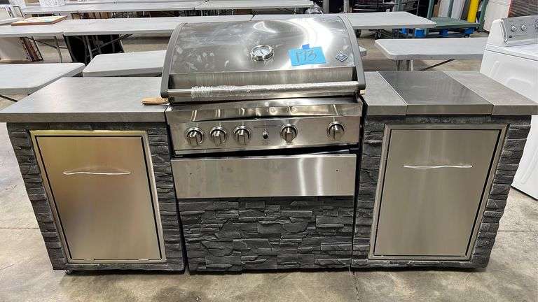 AS IS - NEW 3PC PROPANE OUTDOOR KITCHEN - Earl's Auction Company