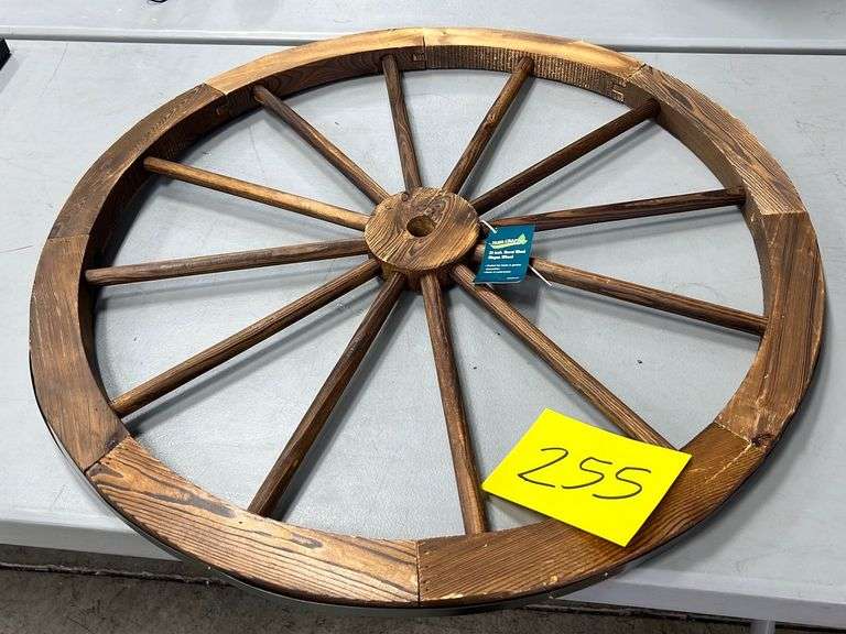 YARD CRAFT 31" BURNT WOOD WAGON WHEEL - Earl's Auction Company