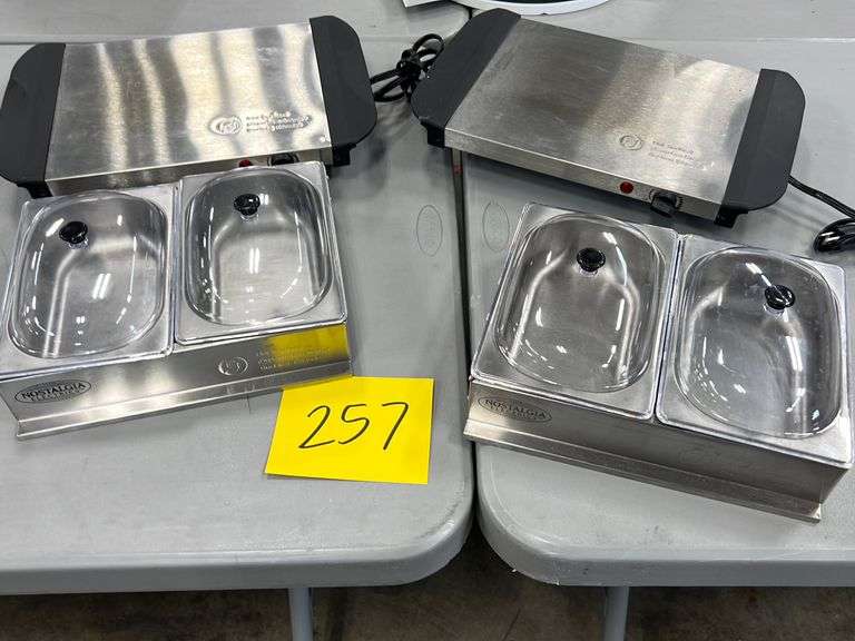 2 NOSTALGIA ELECTRICS MINI BUFFET SERVERS - Earl's Auction Company