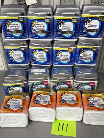 (20) ASSORTED MEMBERS MARK INFANT FORMULA - Earl's Auction Company
