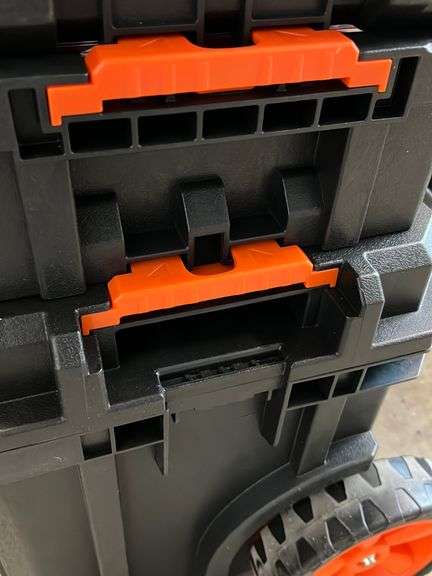 TACTIX MODULAR MOBILE STORAGE SYSTEM - Earl's Auction Company