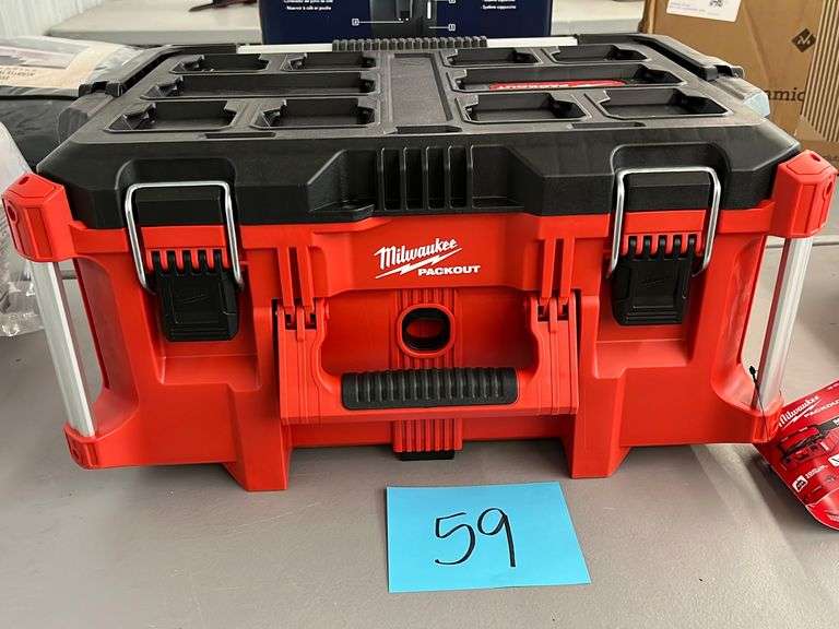 MILWAUKEE PACKOUT LARGE TOOL BOX - Earl's Auction Company