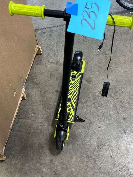 GO TRAX ELECTRIC SCOOTER W/ CHARGER - Earl's Auction Company