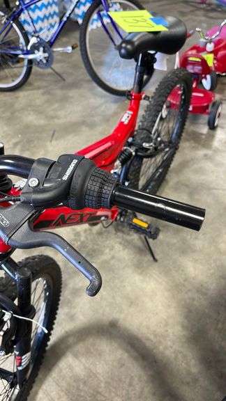 NEXT GAUNTLET BICYCLE - Earl's Auction Company