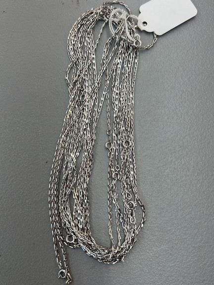(11) STERLING SILVER CHAINS - Earl's Auction Company