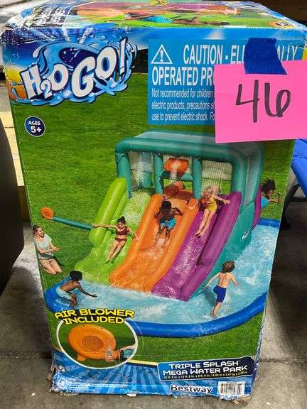 H20 GO TRIPLE SPLASH WATER PARK IN BOX - Earl's Auction Company