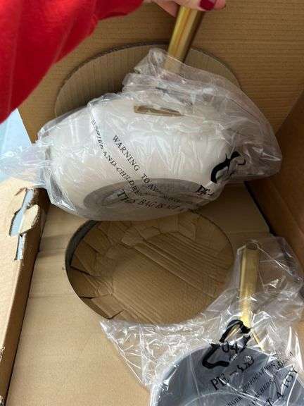 11 PIECE CERAMIC COOKWARE SET IN BOX - Earl's Auction Company