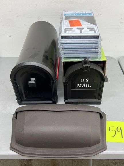 (3) MAILBOXES & (5) MAILBOX ADAPTERS IN BOX - Earl's Auction Company