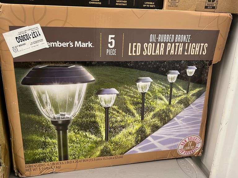 MISC LOT OF LIGHTING - SEE PHOTOS - Earl's Auction Company