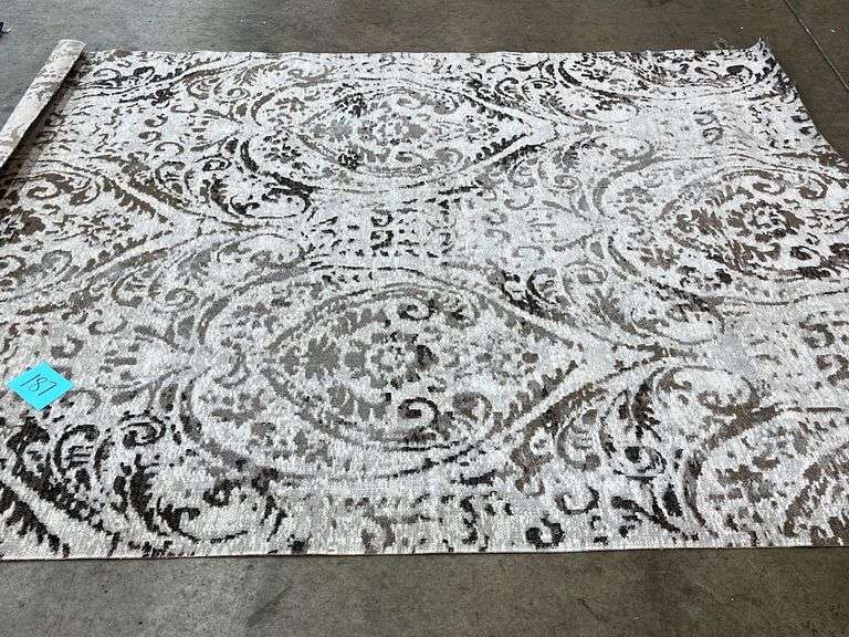 NICOLE MILLER 8x10FT INDOOR/OUTDOOR RUG - Earl's Auction Company